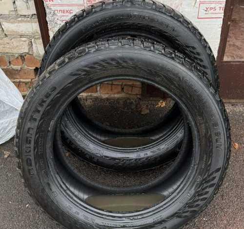 Nokian Tyres Hakkapeliitta 9 SUV 235/55 R18 104T