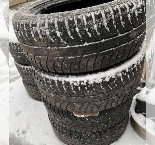 Bridgestone Ice Cruiser 7000 235/55 R18 104T