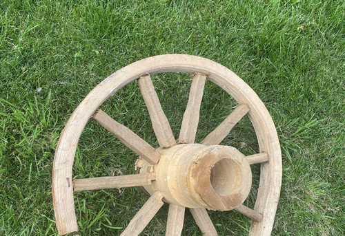 Старинные колеса от телеги