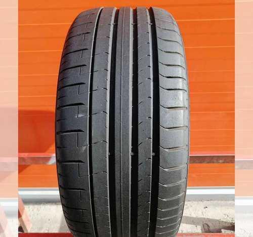 Pirelli P Zero PZ4 235/40 R19