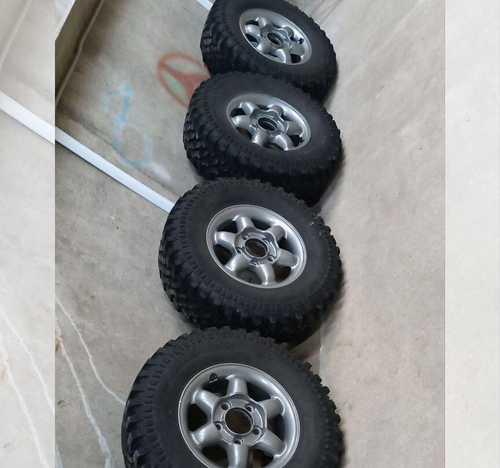 Forward Safari 540 235/75 R15