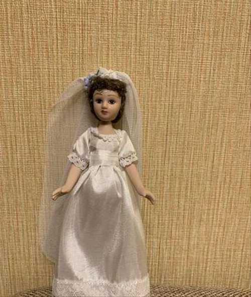 Кукла фарфоровая «Невеста»