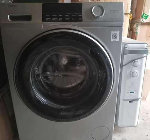 Стиральная машина узкая Haier HW80-BP14969AS