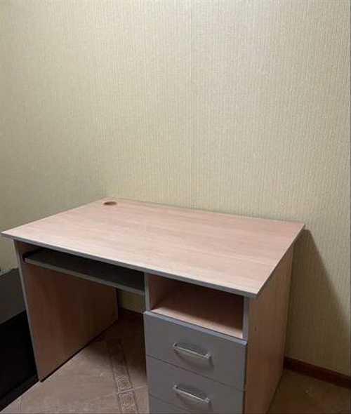 Стол компьютерный, тумба и 2 письменных шкафа