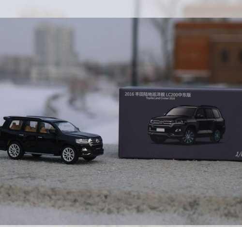 Модель Toyota Land Cruiser 200 2016 масштаб 1/64