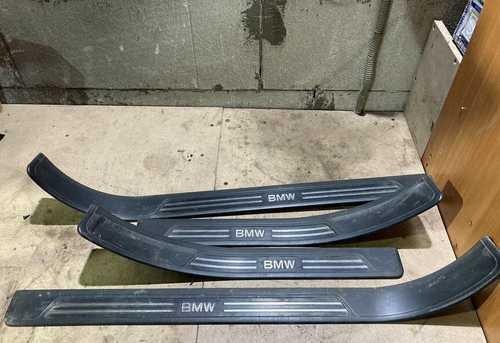 Накладки порогов BMW E38