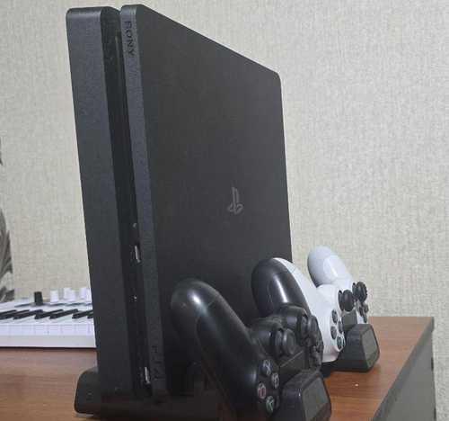 Sony playstation 4 slim