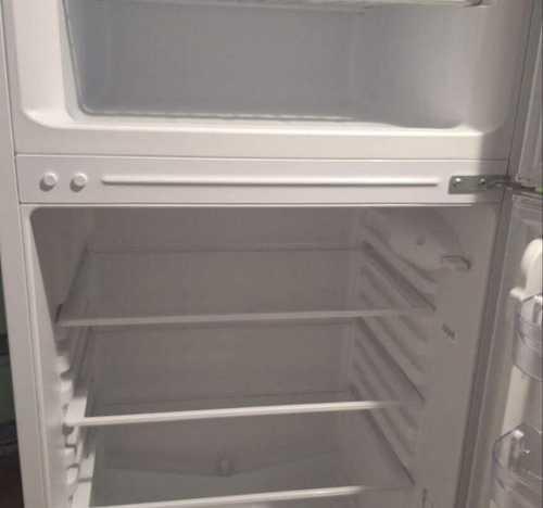 Холодильник indesit tia 14