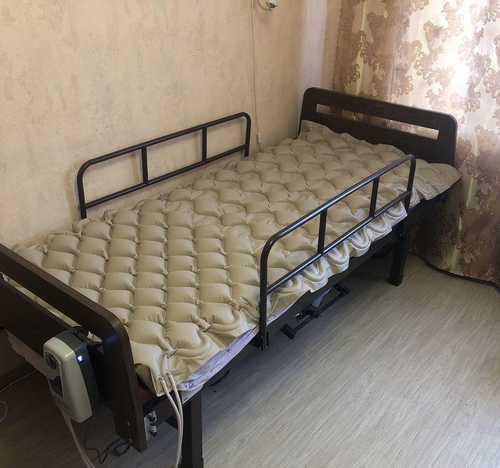 Функциональная кровать и противопролежневый матрас