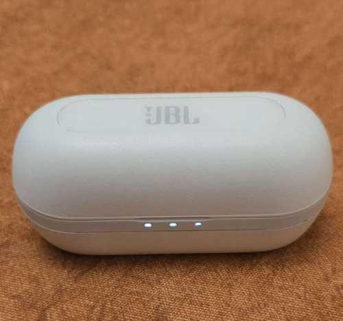 Бокс-футляр для наушников JBL