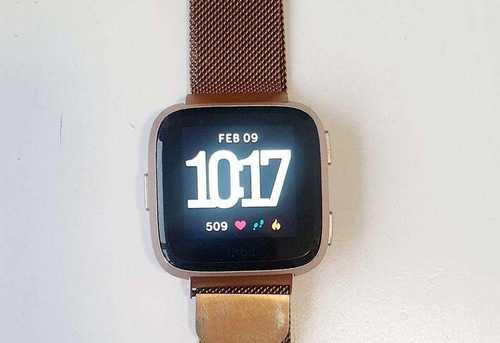 Умные часы Fitbit Versa