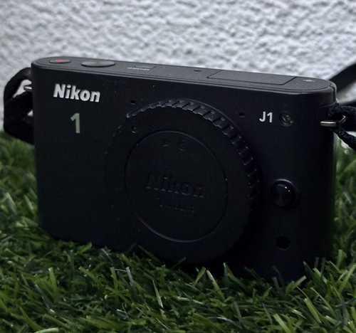 Беззеркальный фотоаппарат Nikon 1 J1 body