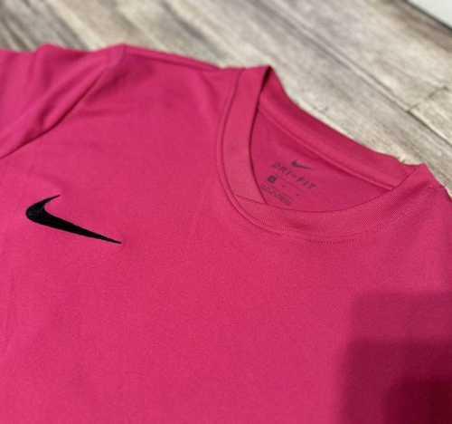 Футболка Nike dri fit размер M