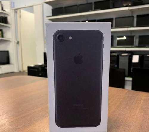 Apple iPhone 7 128Gb Черный