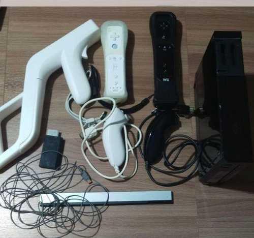Nintendo Wii, 0.512 ГБ, Прошитая, 2 геймпада