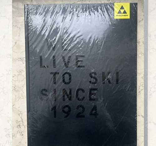 Подарочная книга we live to ski since 1924