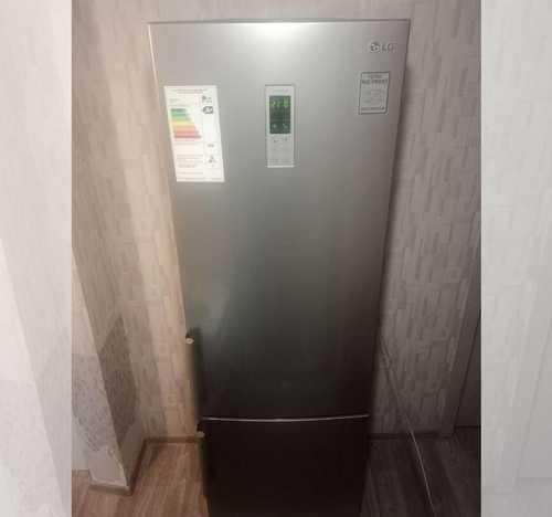 Холодильник LG двухкамерный no frost