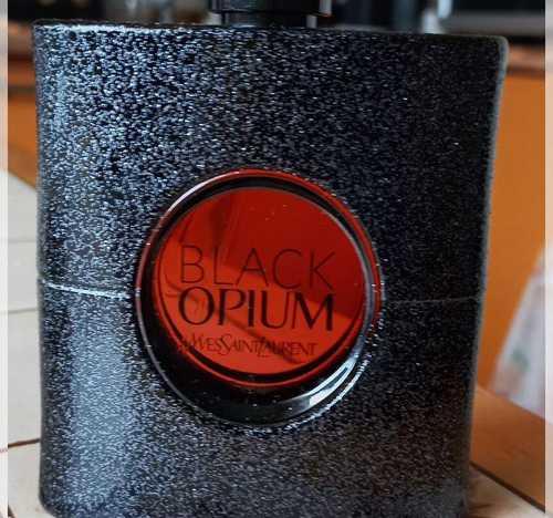 Black Opium yves saint laurent