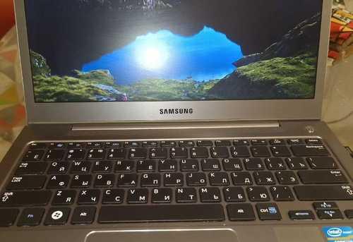 Ноутбук Samsung NP530U3B