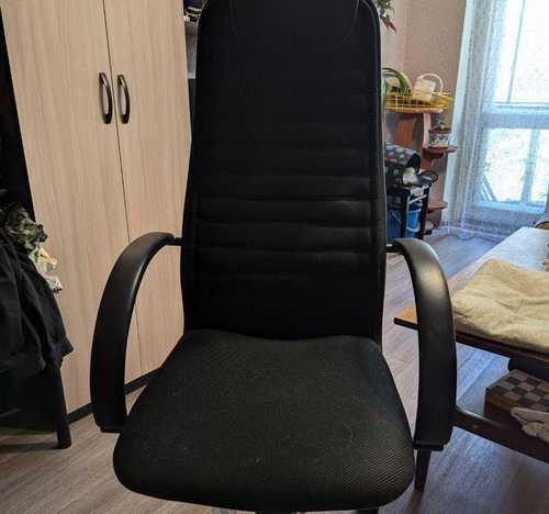 Компьютерное кресло