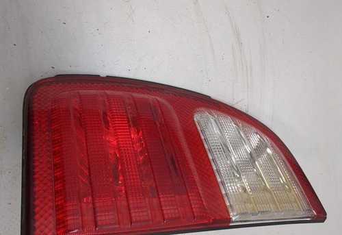 Фонарь крышки багажника Lexus LX, 2000