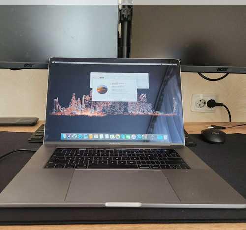 Apple macbook pro 15 2017 i7 / 16 / 512