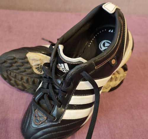 Бутсы adidas traxion 32