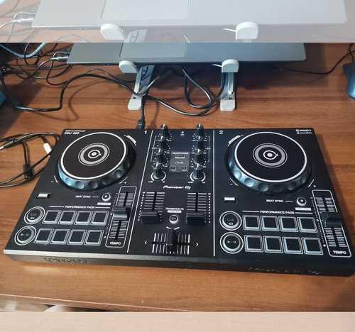 Pioneer ddj 200