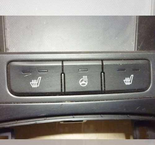 Кнопки обогрева Hyundai Kia 93300H0200