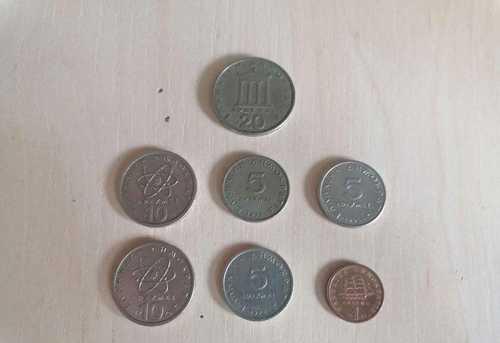 Монеты Греции 1 и 5 и 10 драхм