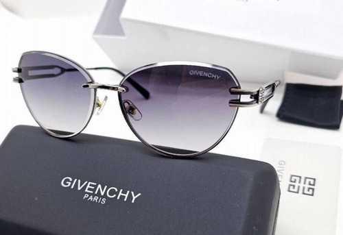 Солнцезащитные очки Givenchy