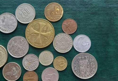 Иностранные монеты и жетон