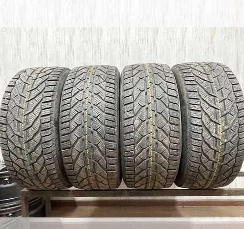 Tigar Winter 215/45 R17 91V