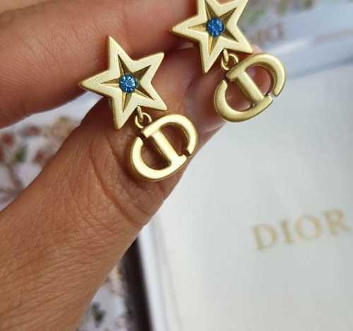 Серьги Dior Lucky Charms со звездочкой, 2024