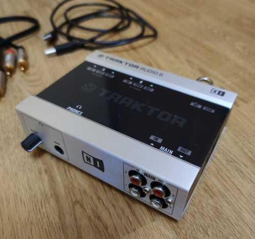 Traktor Audio 6