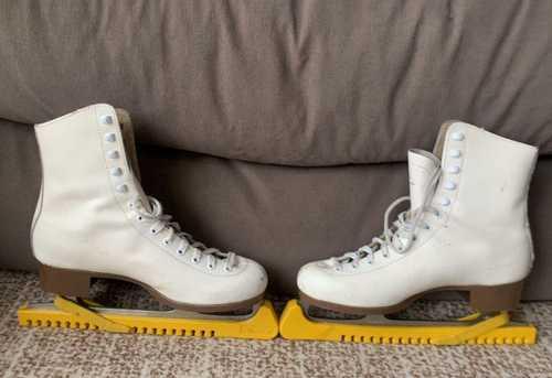 Коньки для фигурного катания botas
