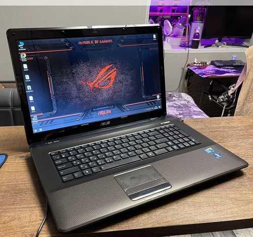 17.3" Огромный ноутбук Asus Core i7/8 гб/SSD HDD