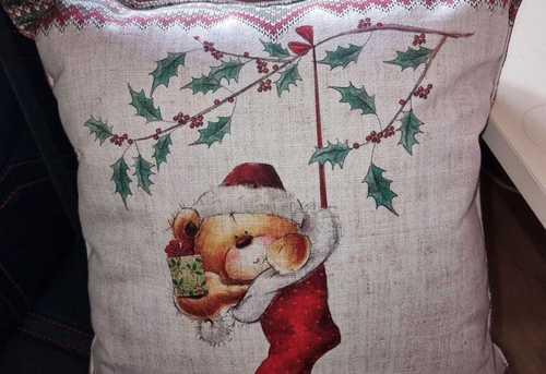 Подушка декоративная с новогодним принтом