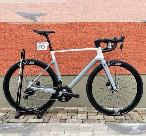 Шоссейный велосипед Focus Izalco MAX 9.8