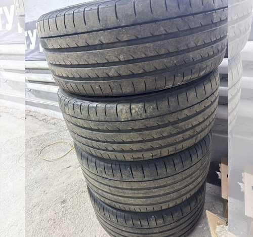 Yokohama Advan Sport V105 245/35 R21 и 285/30 R21 96Y