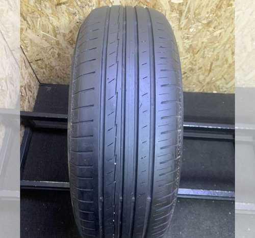 Yokohama BluEarth AE50 SUV 215/65 R17 99V