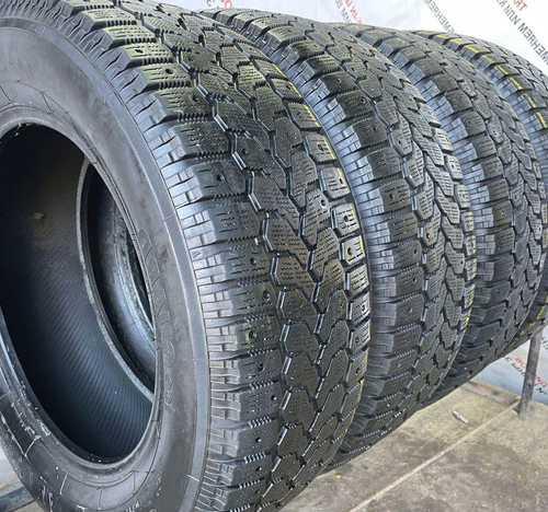 Yokohama Ice Guard IG10 215/65 R16 94M