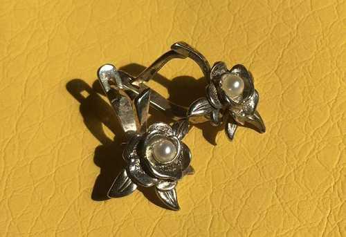 Изящные серебряные серьги цветок английский замок