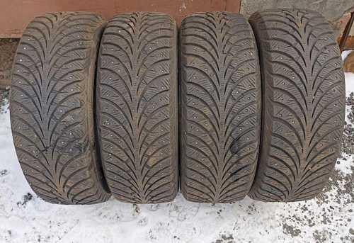 Sava Eskimo Stud 215/60 R16