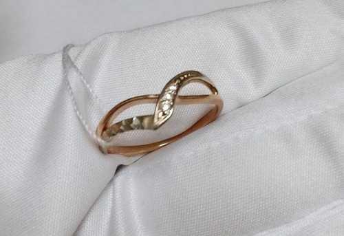 Золотое кольцо с фианитом 17,5 разм