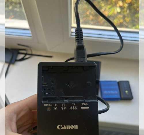 Зарядное устройство Canon LC-E6E