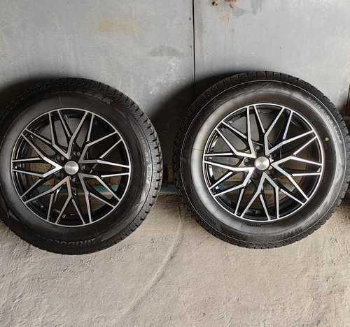 Колёса 215/65 R17 Bridgestone Blizzak Spike-02