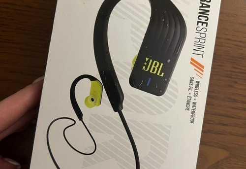 Спортивные беспроводные наушники JBL