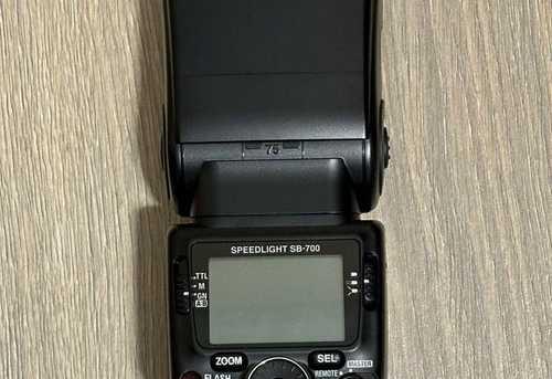 Вспышка Nikon Speedlight SB-700 почти новая