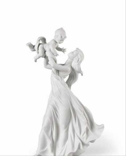 Статуэткa Lladro Моя маленькая радость 01009430